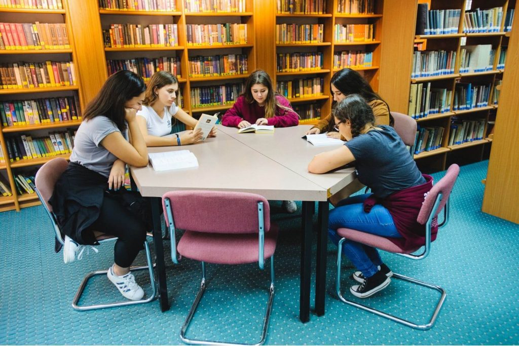 Choosing a High School in Israel | Naale Elite Academy